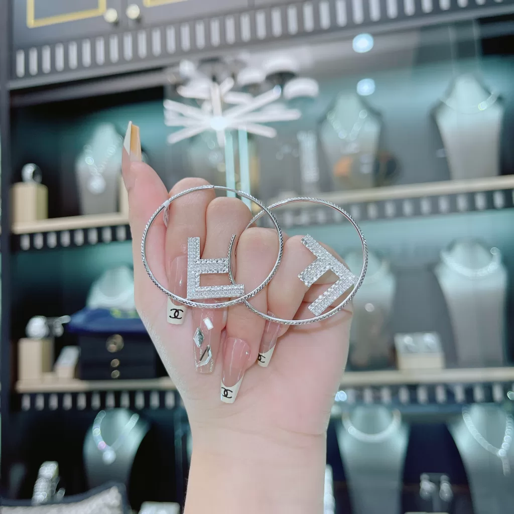 Bông tai vàng - Trắng hình tròn lớn lồng chữ F đính đá - 7.38g